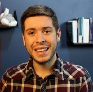 Daniel Manríquez, egresado UAH: El abogado youtuber | UAH - Universidad ...