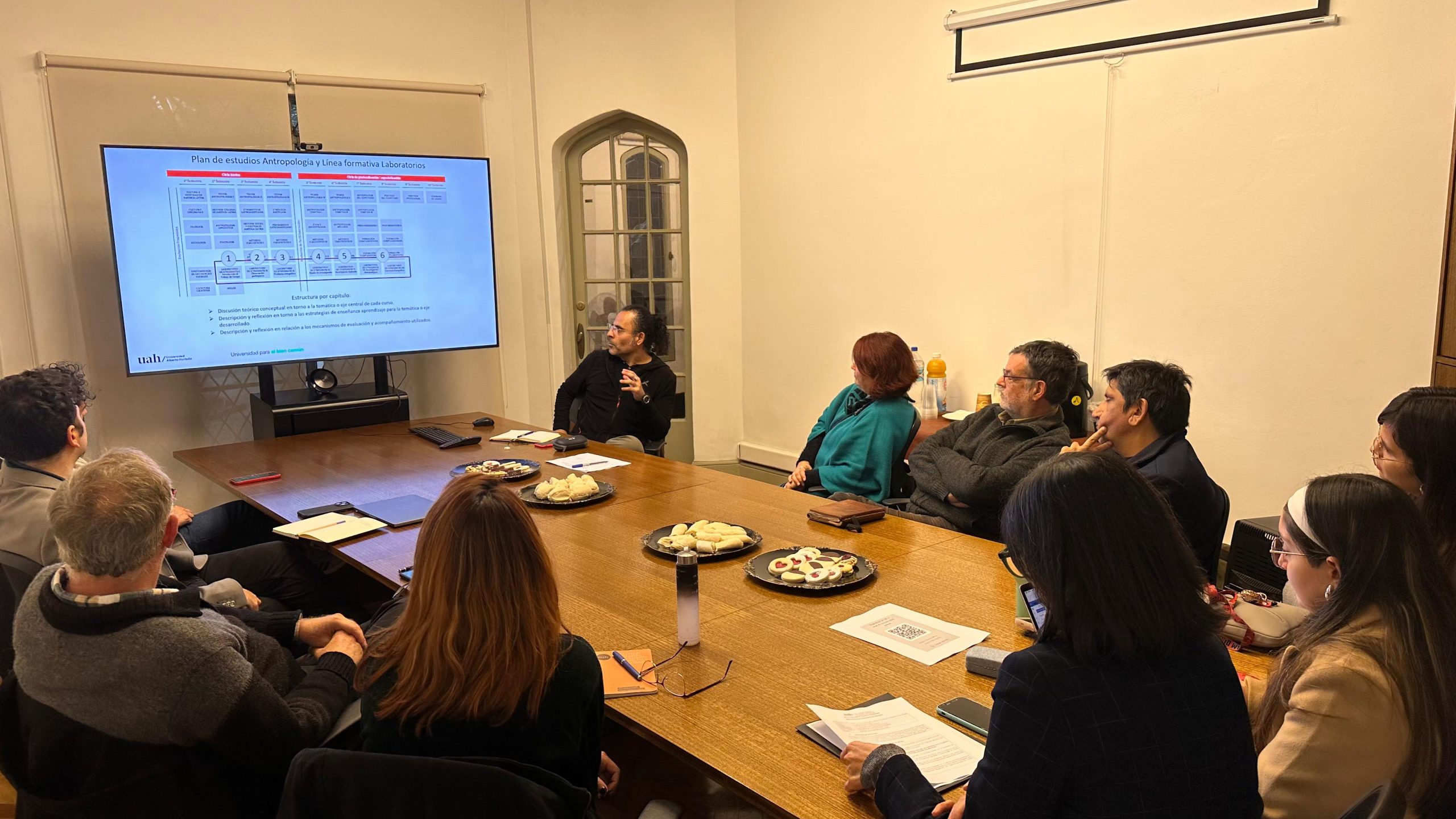 DDPU concluye exitoso ciclo de Café en Docencia | UAH - Universidad ...